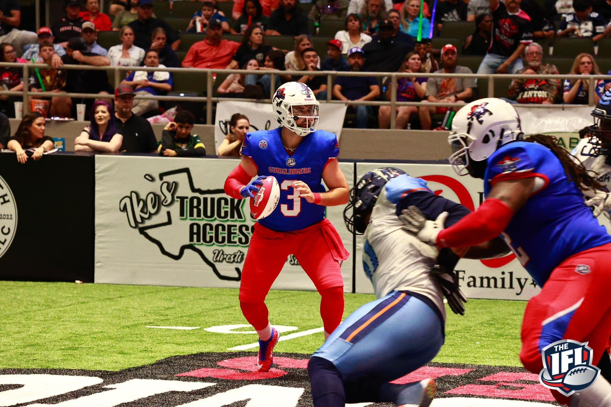GUNSLINGERS LOSE TO FIGHTERS 57-62 - San Antonio Gunslingers - IFL