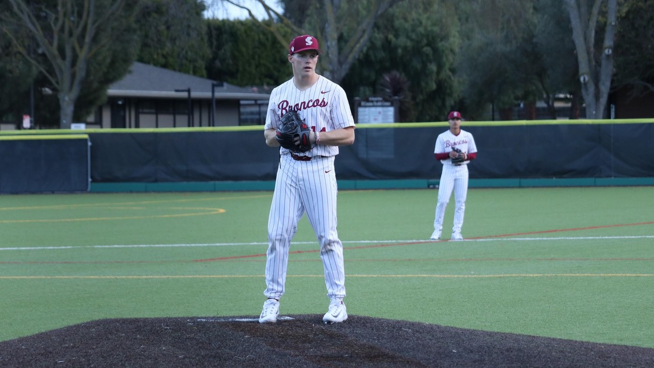 Baseball Tops Villanova in Series Opener - Santa Clara University