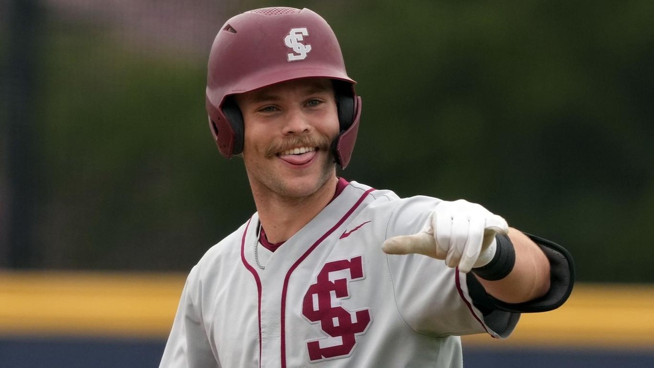 Baseball Takes Game Two at Pepperdine - Santa Clara University