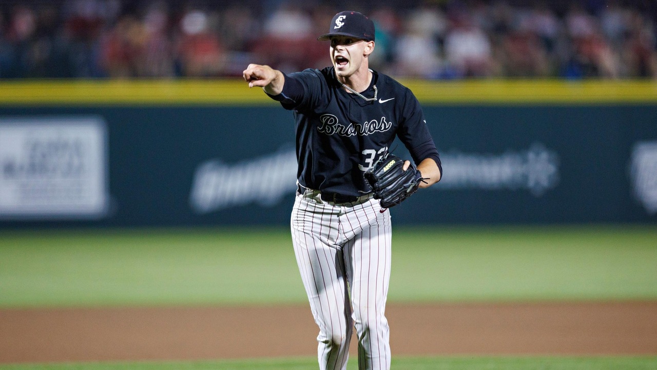 Baseball Beats Arizona to Keep Regional Journey Alive - Santa Clara ...