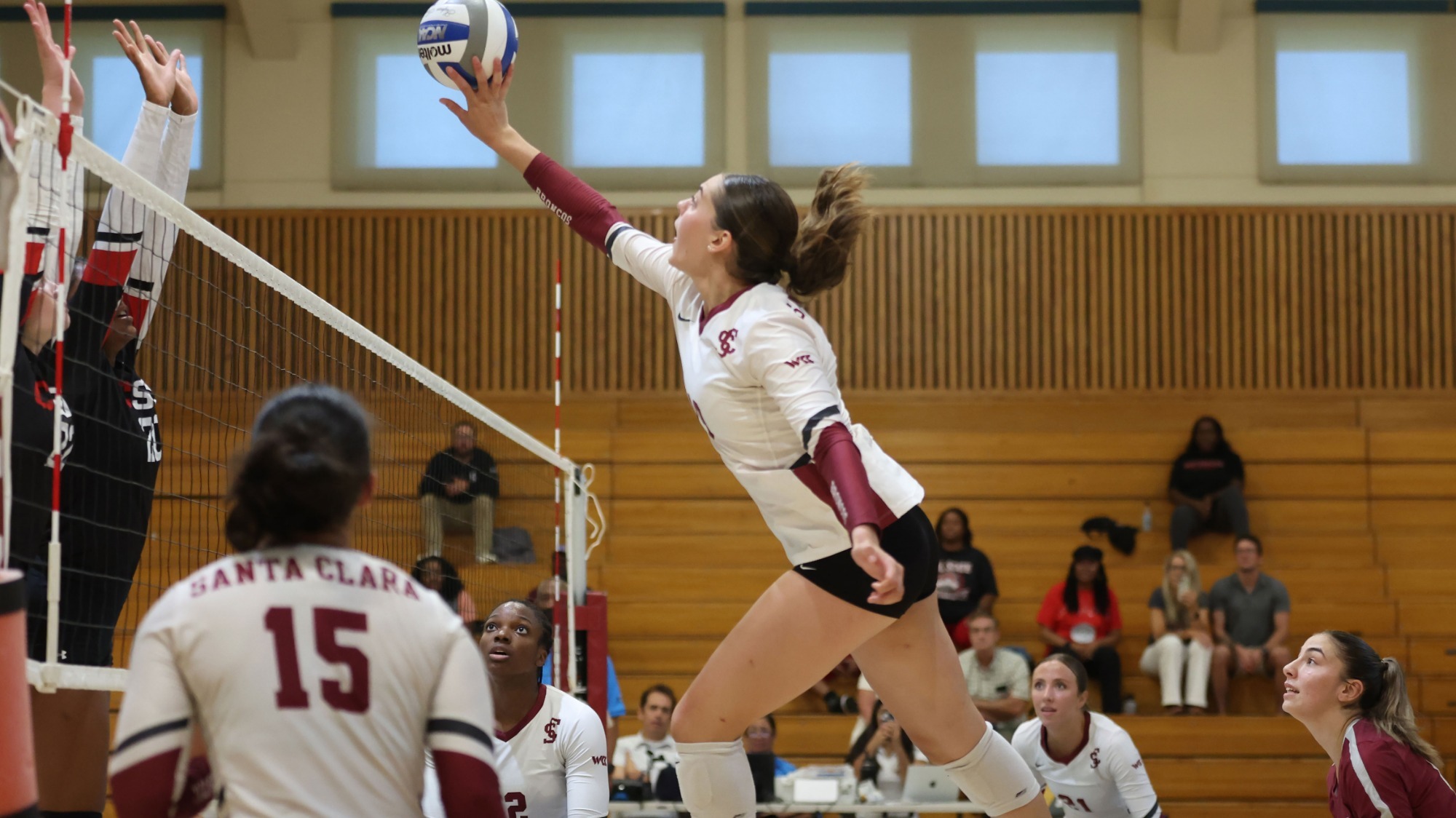 Volleyball Fights Back to Beat Notre Dame and Stay Undefeated - Santa ...
