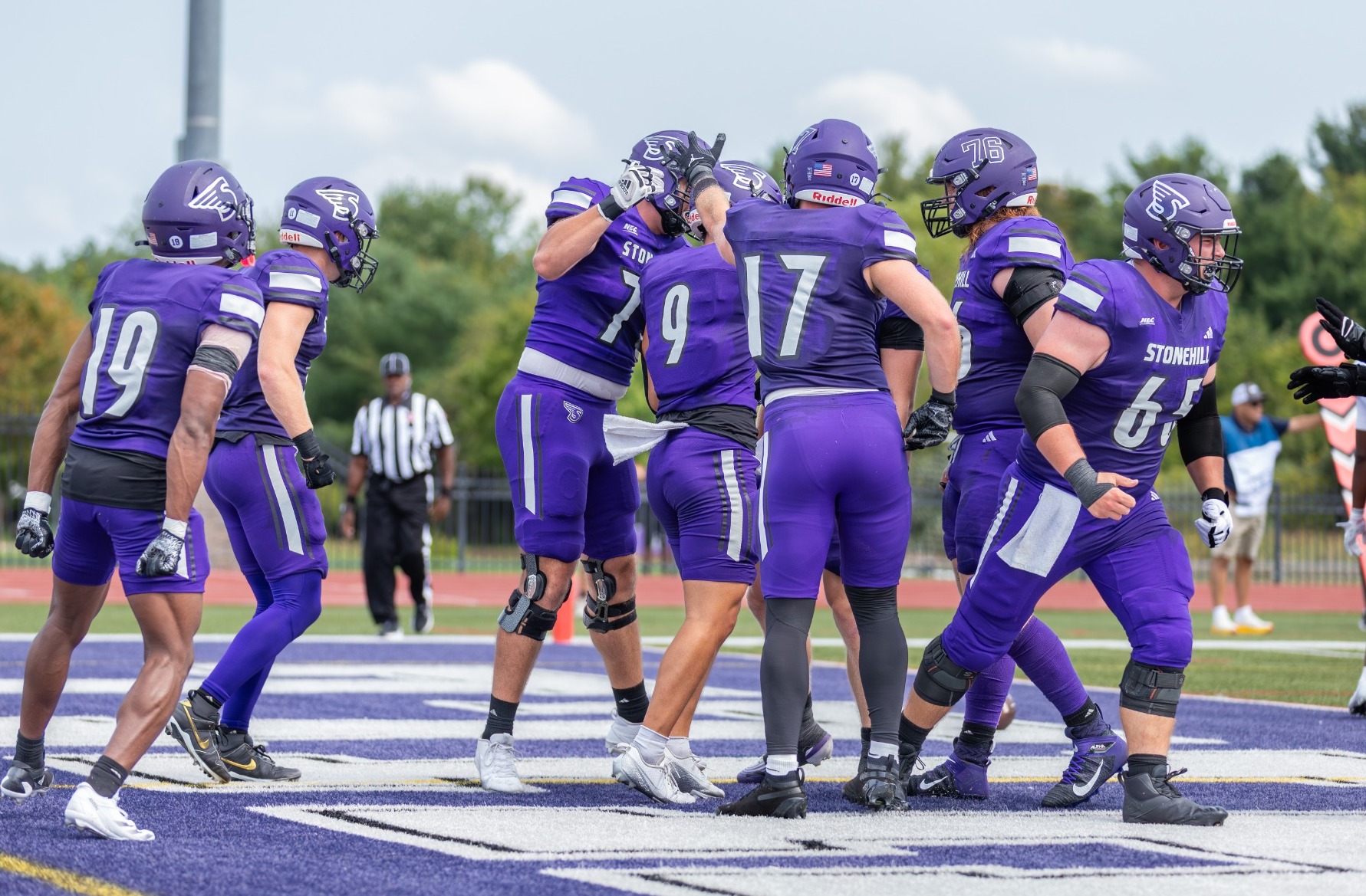 Football Set to Kick Off 2025 Campaign Saturday at Sacred Heart ...