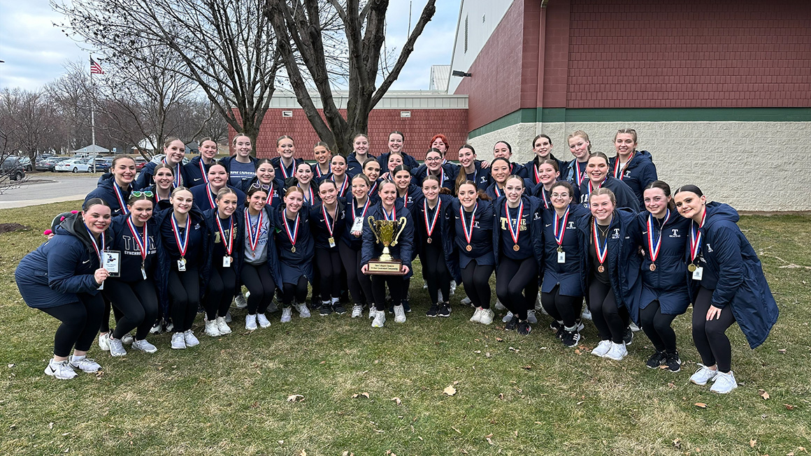 Senior Synchronized Skating Competes in Inaugural Competitions - Trine ...