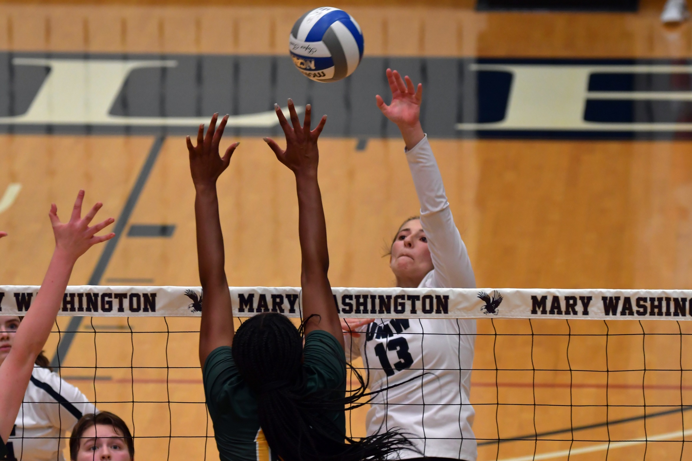 UMW Volleyball Blanks Eastern Mennonite on Wednesday Evening ...