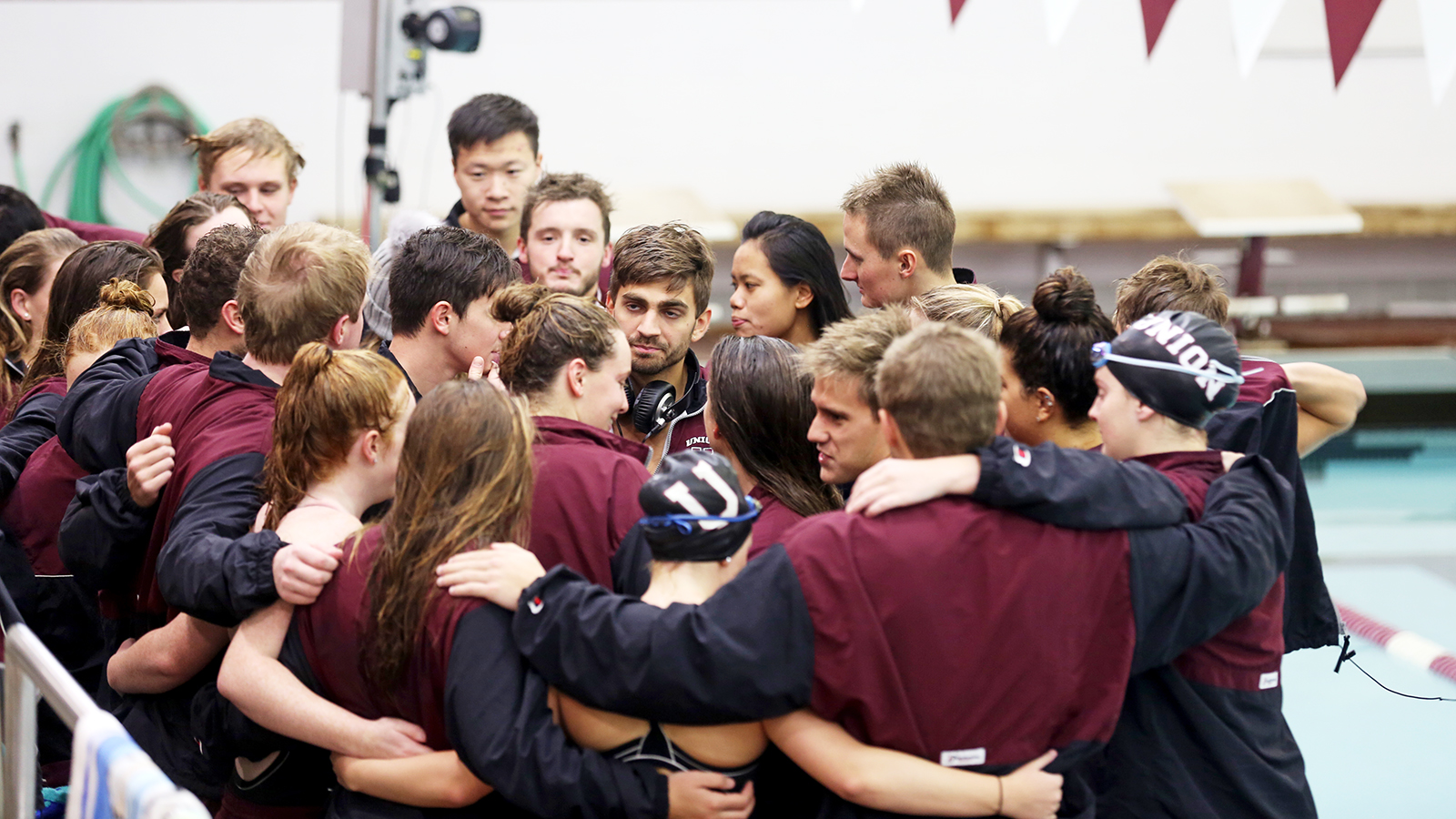 SWIMMING AND DIVING TEAMS EARN SCHOLAR HONORS - Union College Athletics
