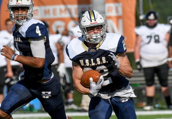 Bears Fall on TD in Final Minute - United States Coast Guard Academy