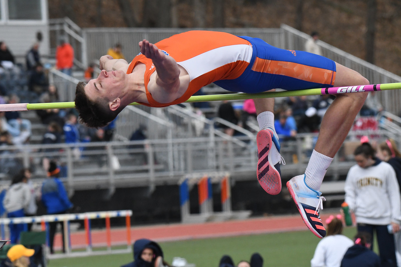 Several Bears Take Top Spots at CGA Invite - United States Coast Guard ...