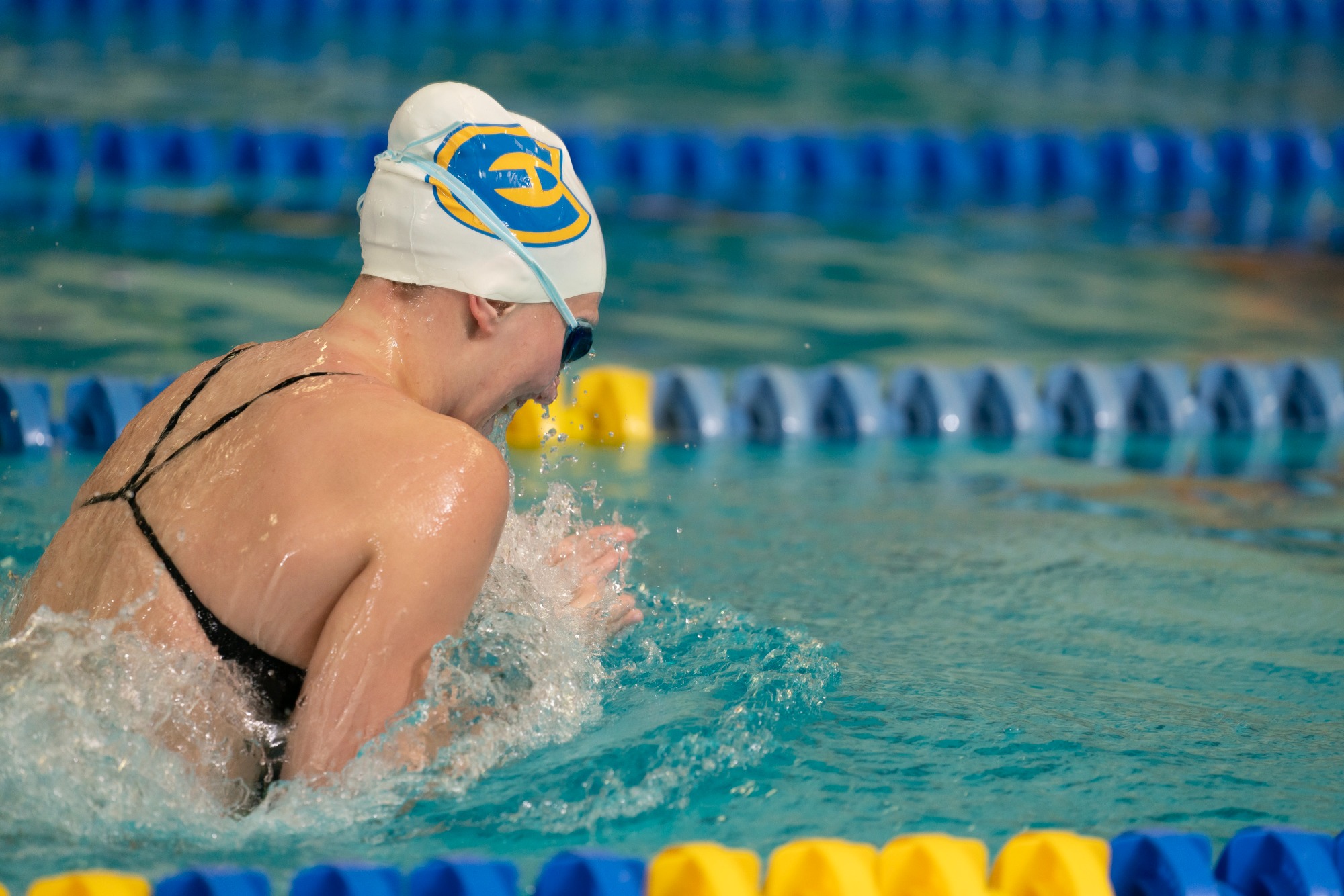 Blugold men, women both lead entering final day of WIAC Championships ...