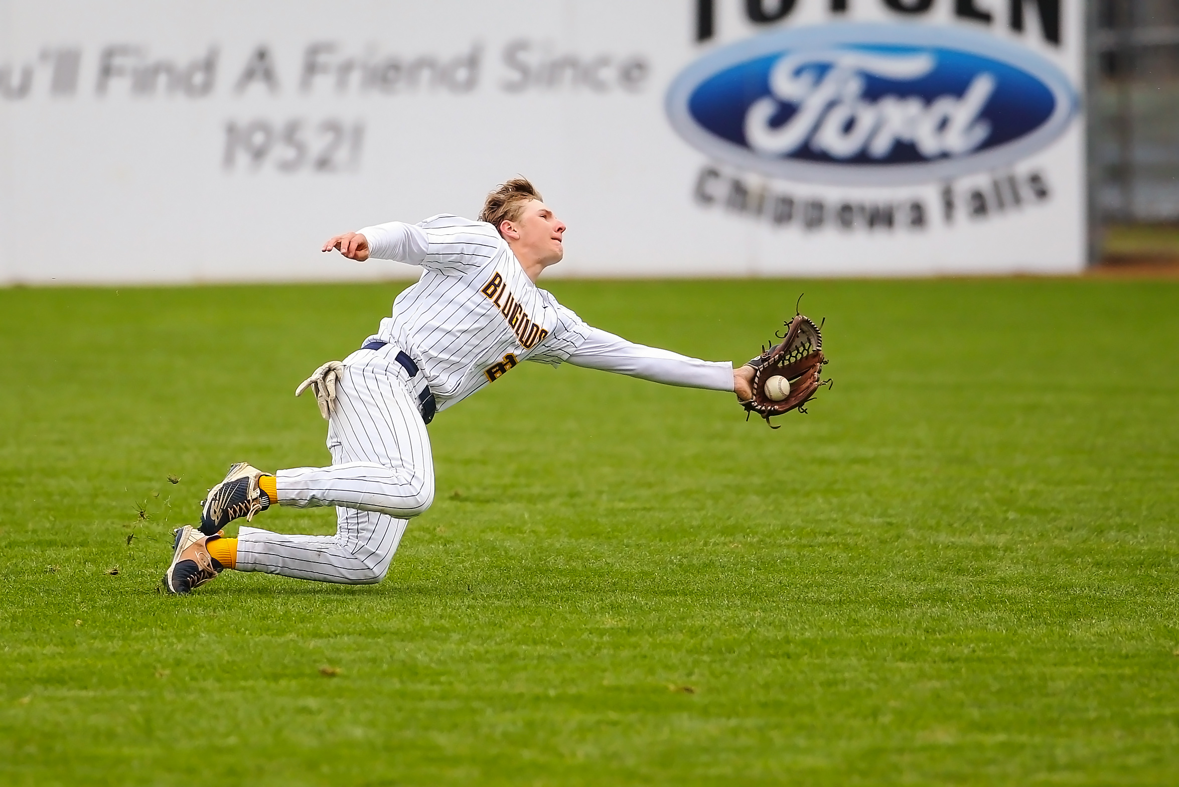 Blugolds battle but drop series finale to Pointers - University of ...