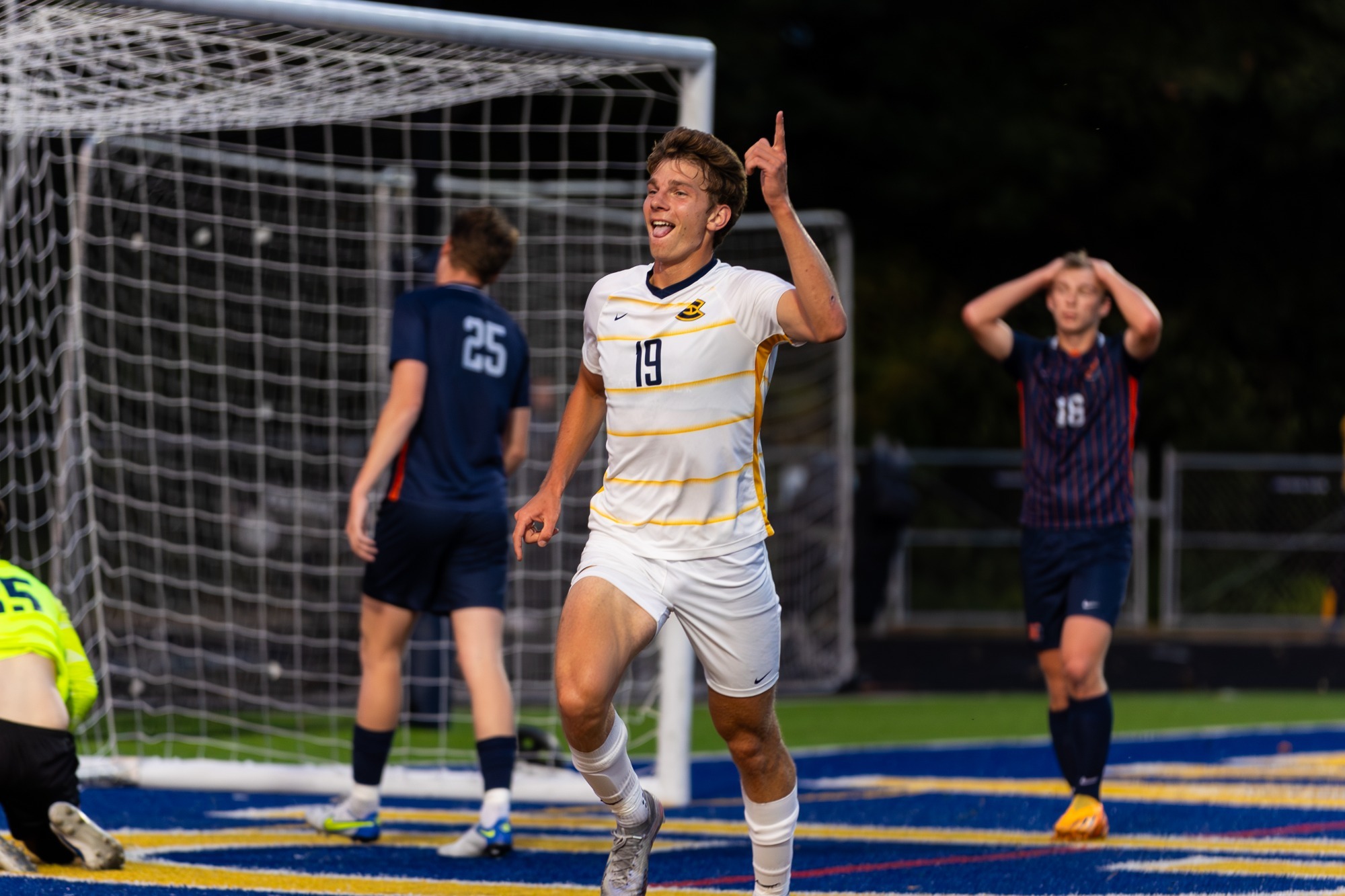 Men's Soccer records fourth straight shutout - University of Wisconsin ...