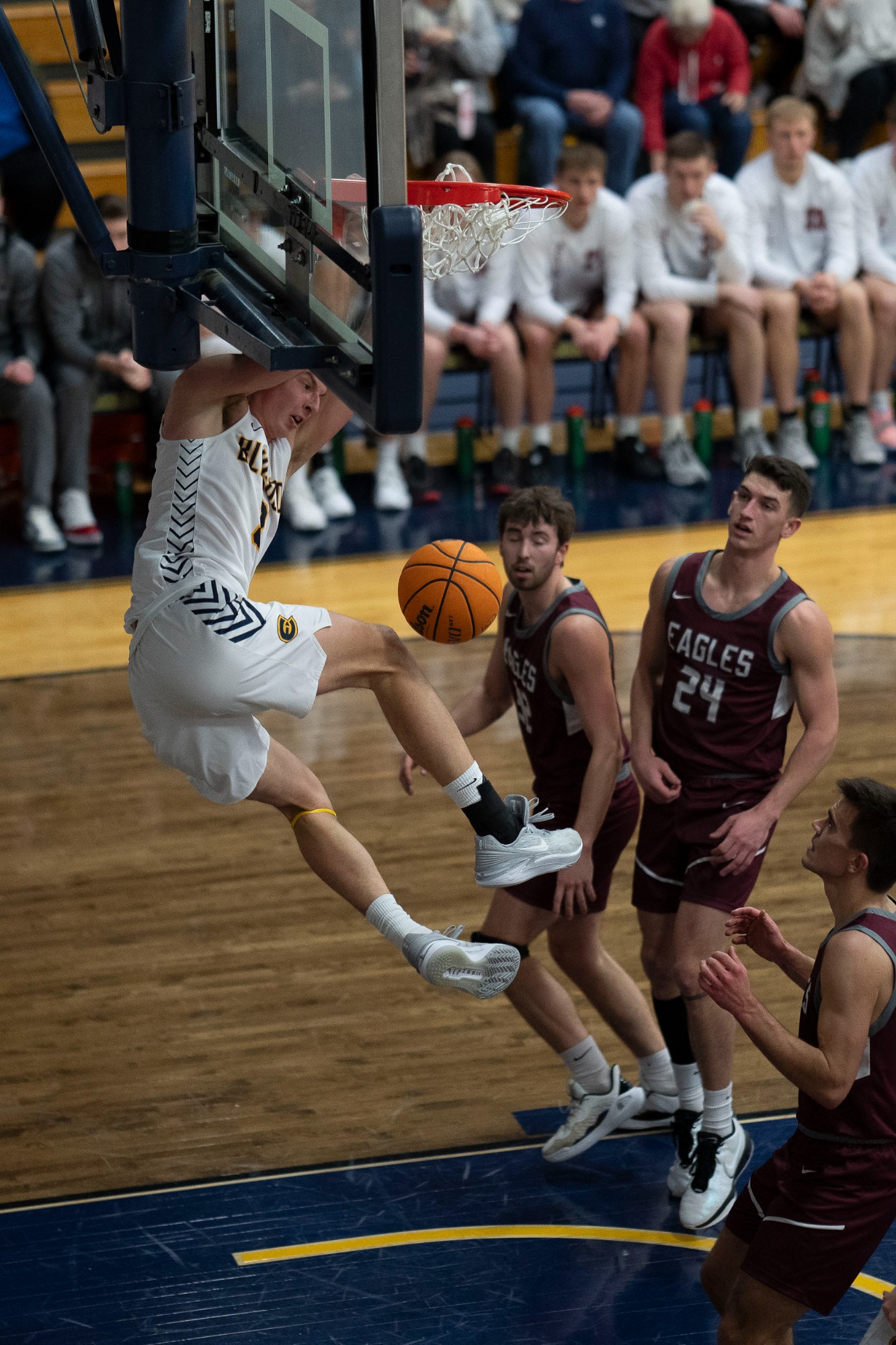 Blugolds end Zorn Arena era with a victory - University of Wisconsin, Eau Claire