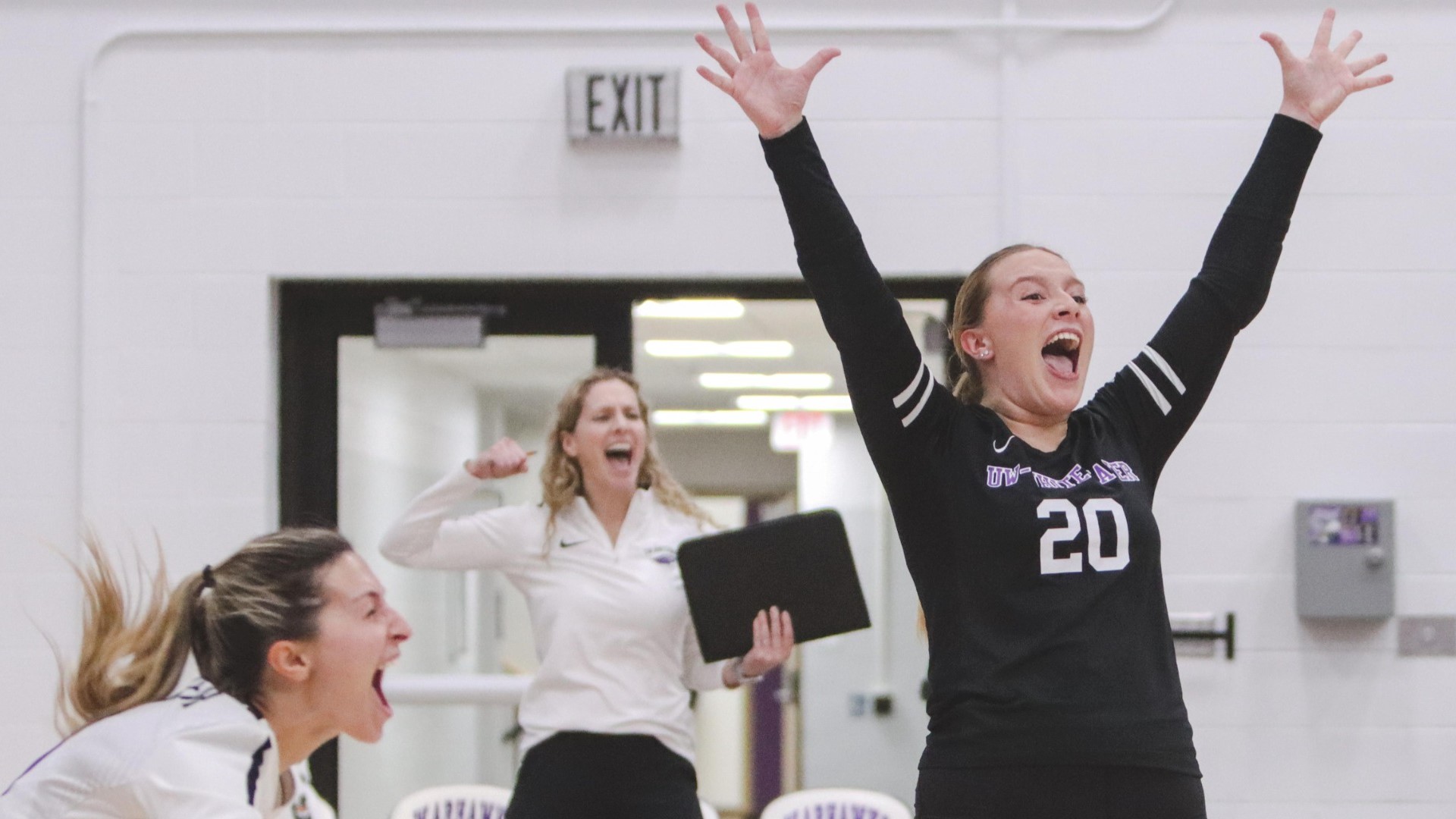 Warhawks Sweep Pioneers, Advance to WIAC Championship - University of Wisconsin-Whitewater Athletics