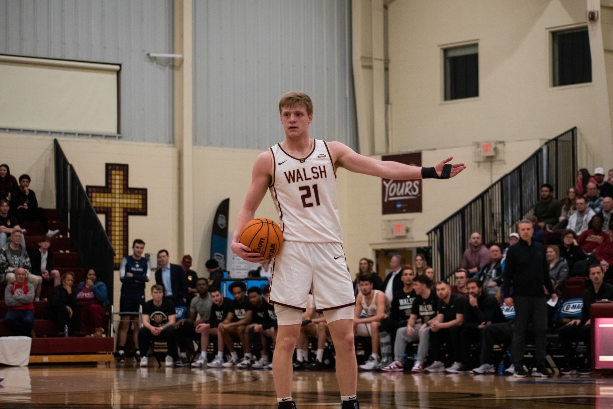 CAVS START HOT, BEAT GVSU IN HOME OPENER - Walsh University