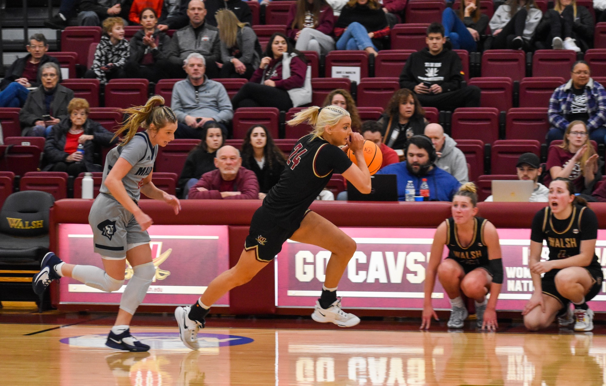 DYRLUND ERRUPTS FOR 27, CAVS GET BACK IN WIN COLUMN - Walsh University