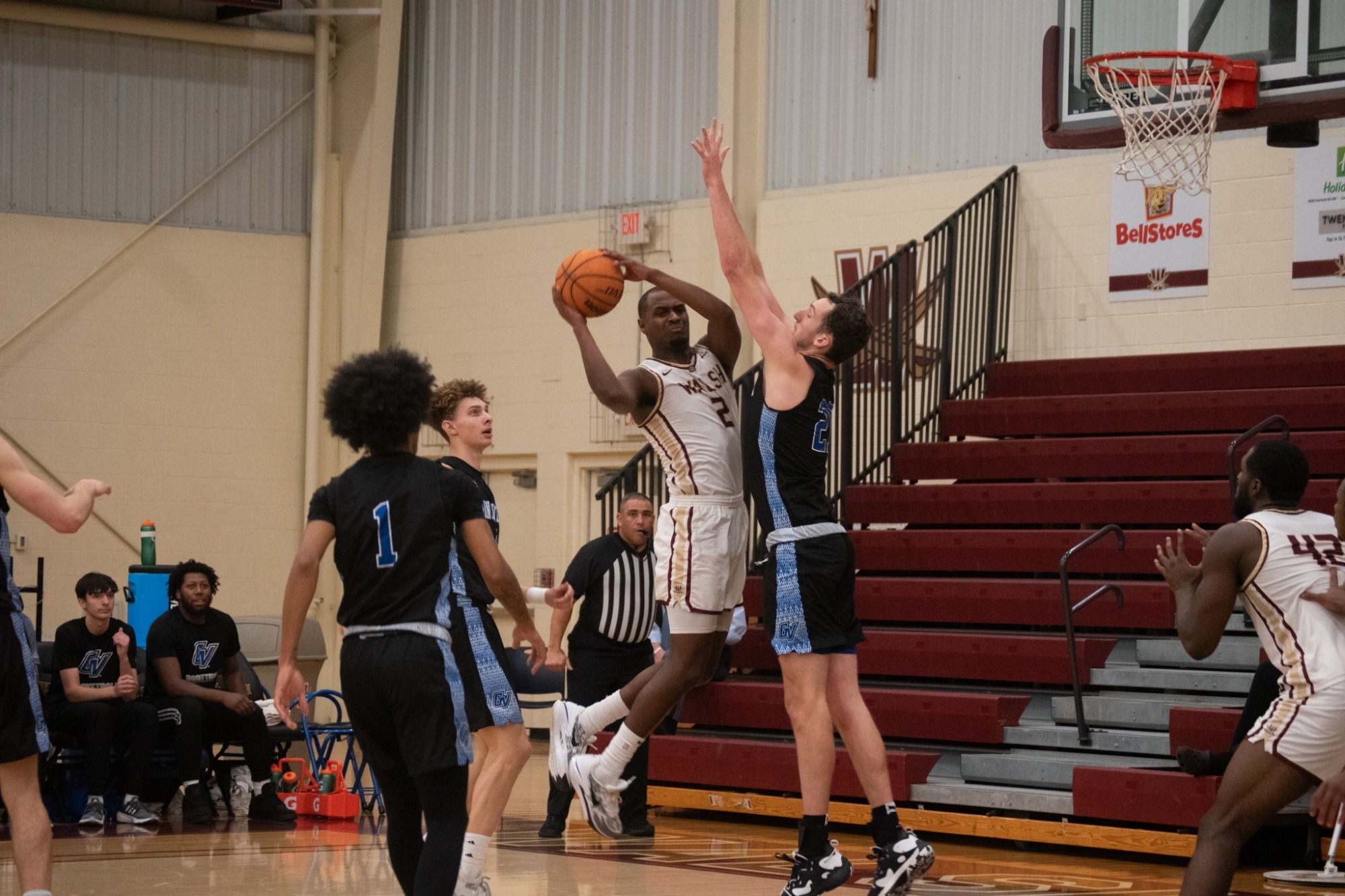 CAVS PICK UP A BIG ROAD WIN - Walsh University