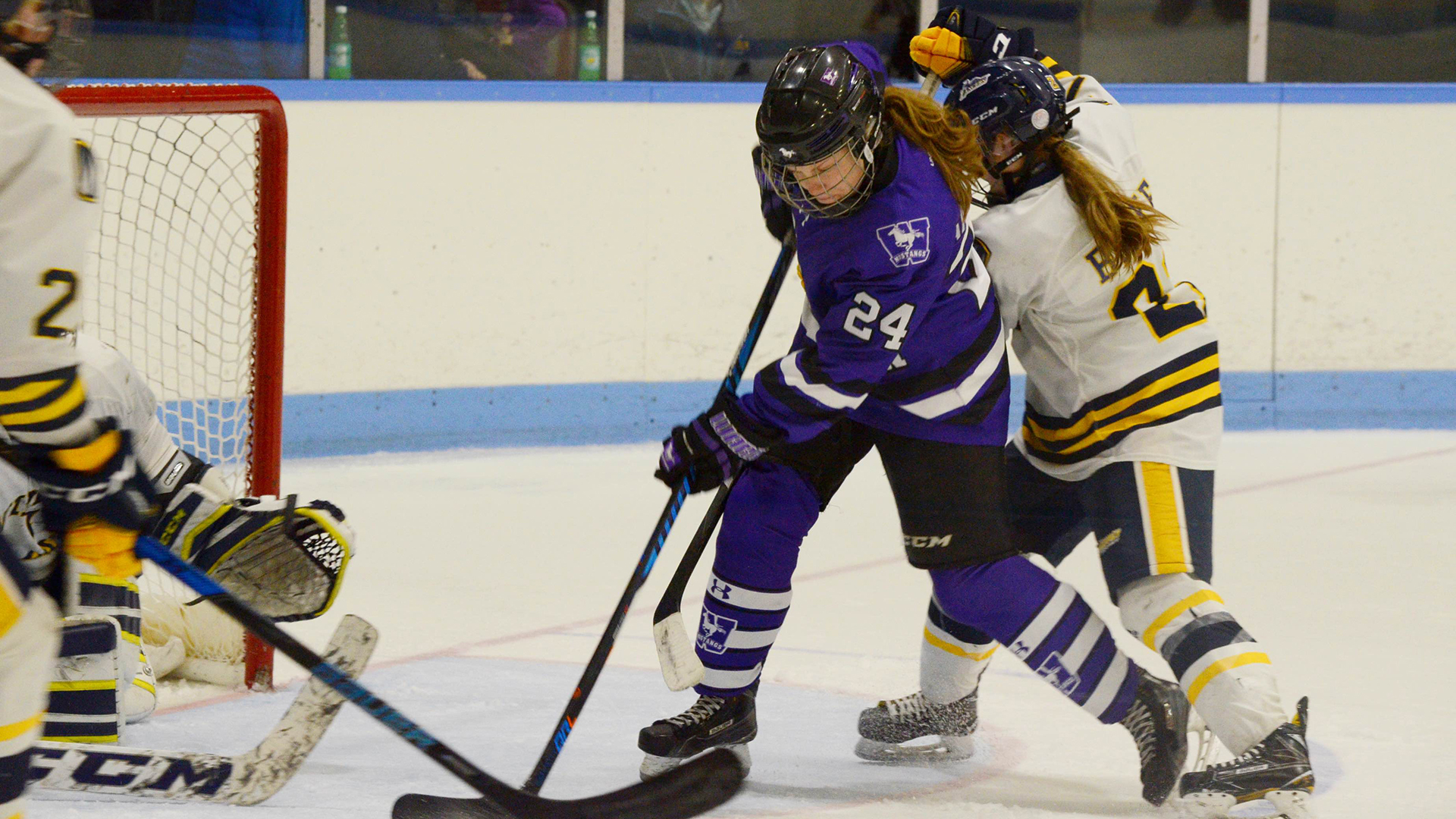 Rachel Armstrong - Women's Ice Hockey - Western Mustangs Sports