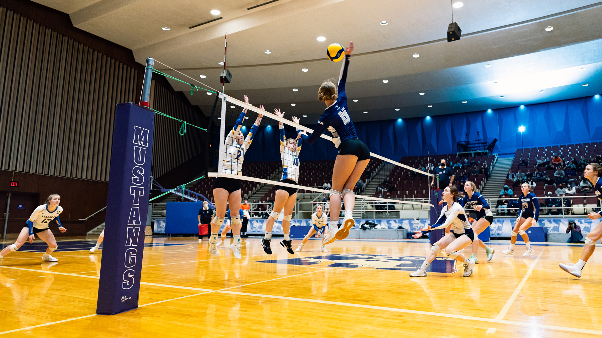 Mustangs dominate opener of 3 game weekend with Lakehead - Western ...