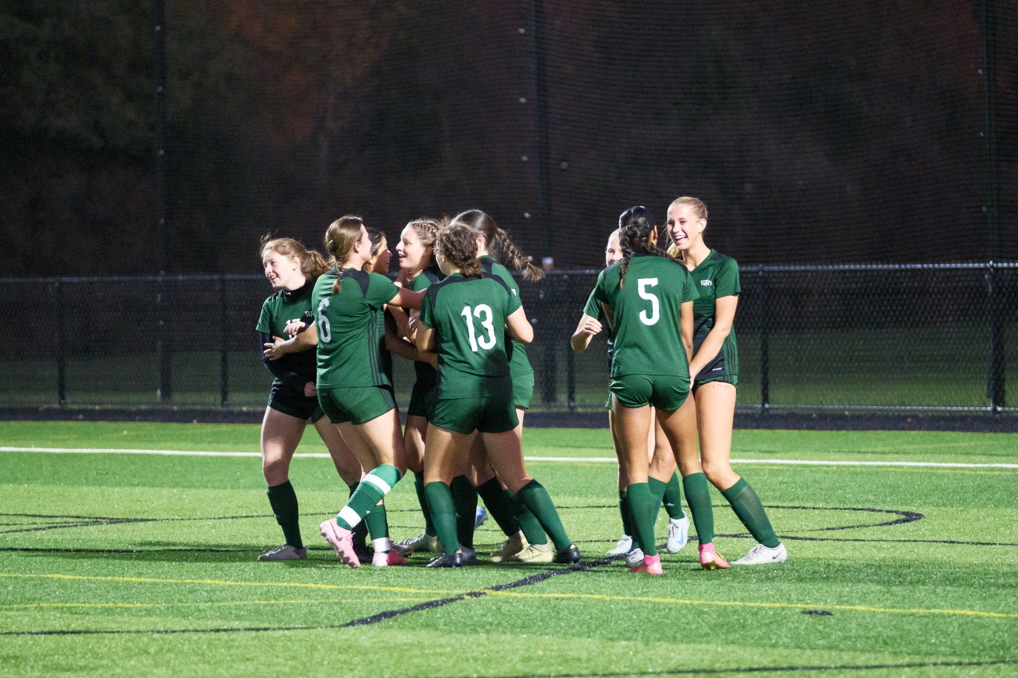 Girls Soccer Improves to 8-1 on the Season - Western Reserve Academy