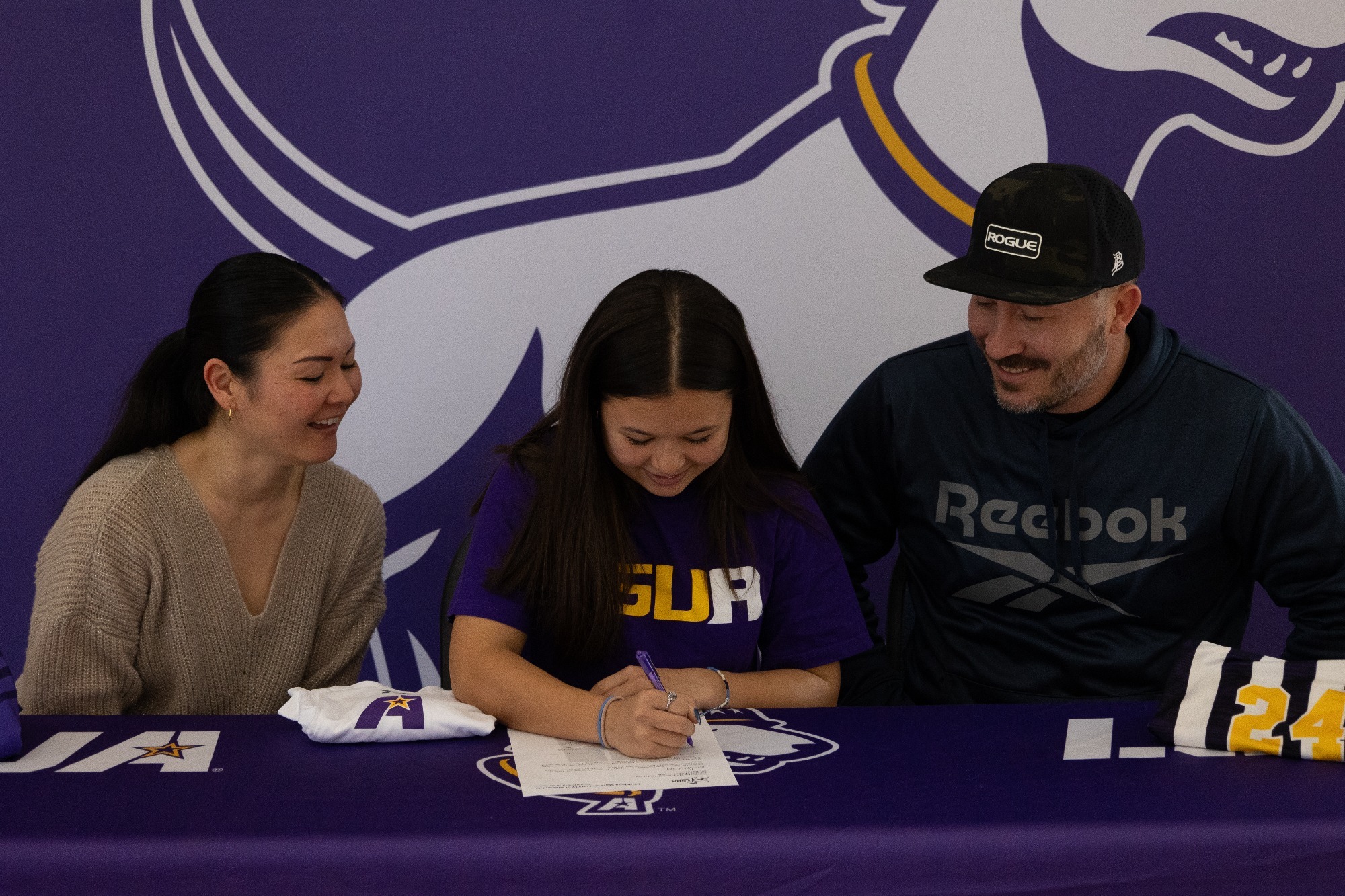 Markey Day signs scholarship with LSU A! - Zachary Community School ...